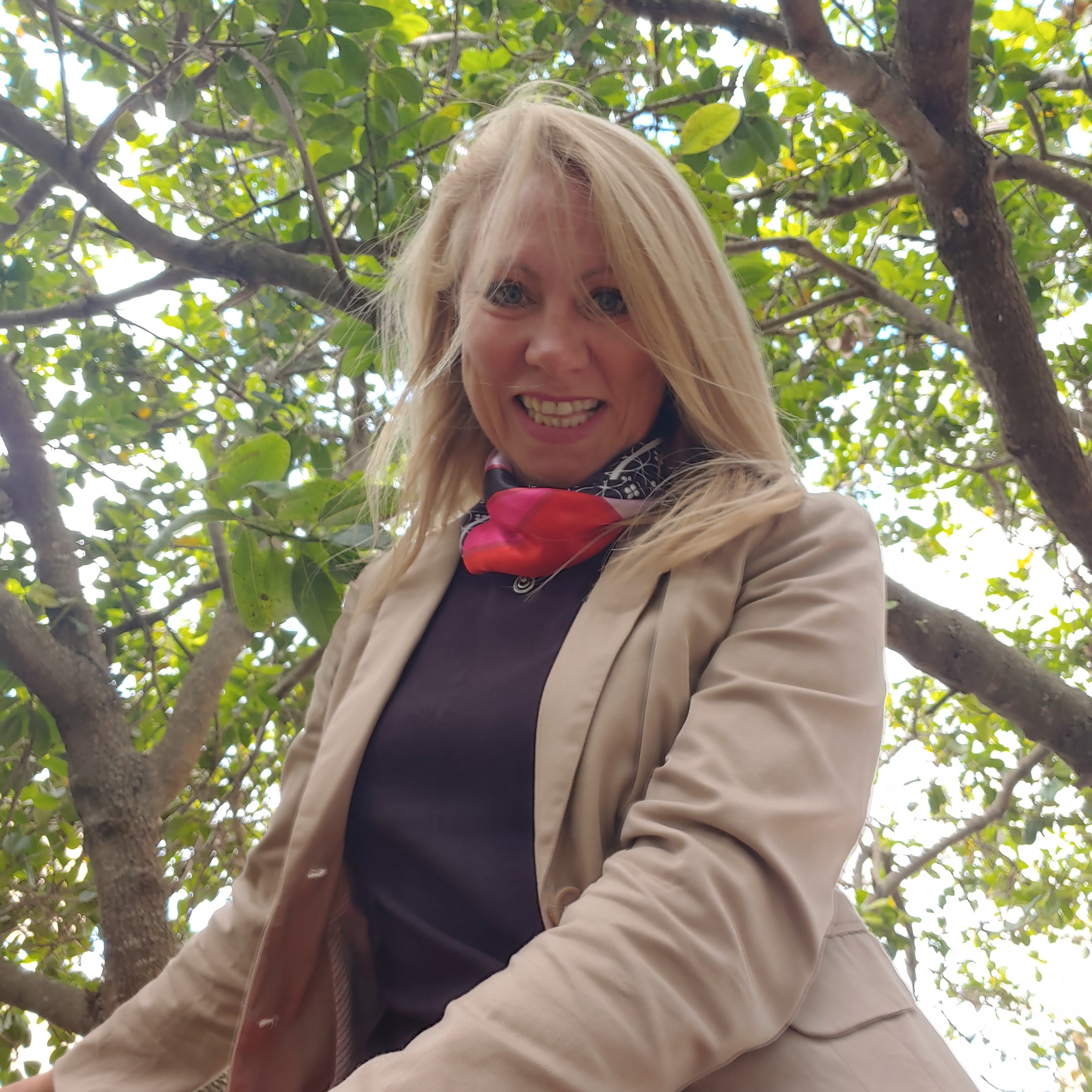 Women in Trees: Jolanda Smith – Sabbat in Jongens